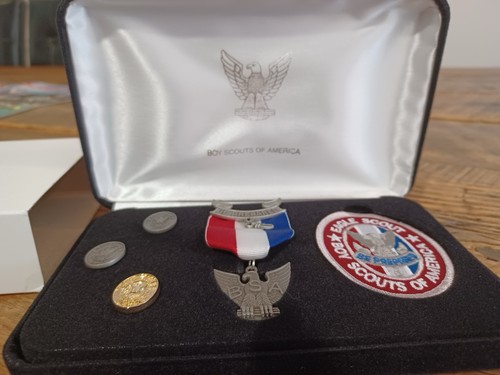 BOY Scout America Eagle Scout Presentation Kit DISCONTINUED BSA Patch ...