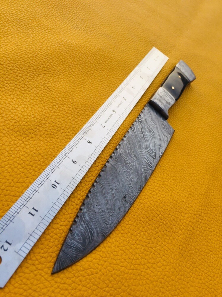 CUSTOM HAND MADE DAMASCUS STEEL SHEFF KNIVES WITH LEATHER COVER. | eBay