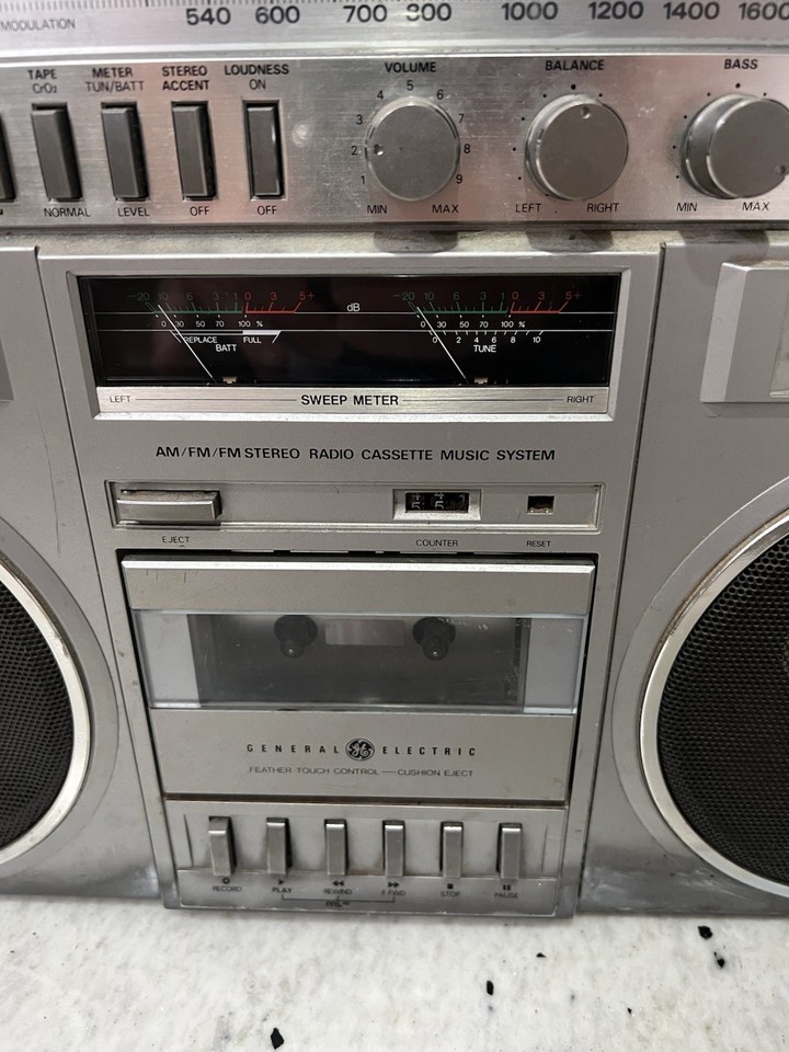 Vtg GE General Electric 3-5259A Blockbuster Boombox Radio Plays As Is ...