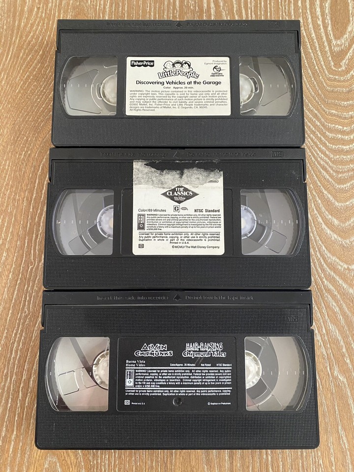 Assorted Children's Shows and Movies on VHS without Cases lot of 23 VHS ...