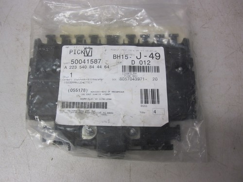 2023 2024 Mercedes C300 C43 Center Fuse Relay Box, 2235403956 ...