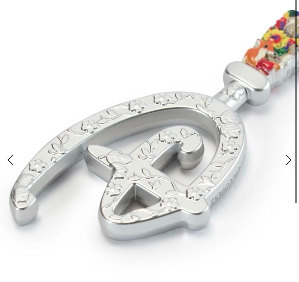 Snow White Collectible Key, Snow White and the Seven Dwarfs, 1 of 12 ...