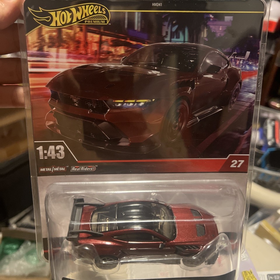 Hot Wheels Premium Die-Cast Metal 1:43 Scale Vehicle - 2025 Ford ...