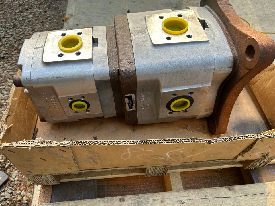 Nachi (Nachi-Fujikoshi) double IP gear pump W-IPH-56B-64-125-11, new/unused. | eBay