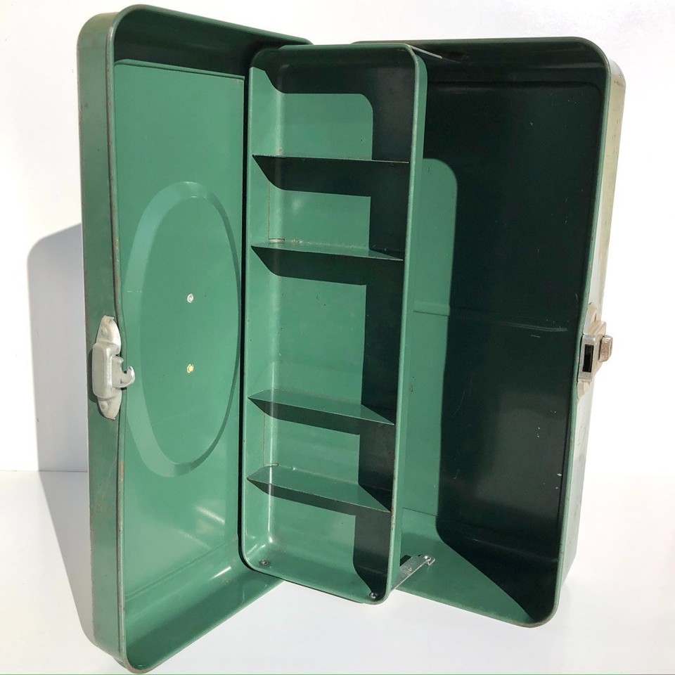 Union Utility Chest Fishing Tackle Tool Box Green Metal 2-Tier Tray USA ...