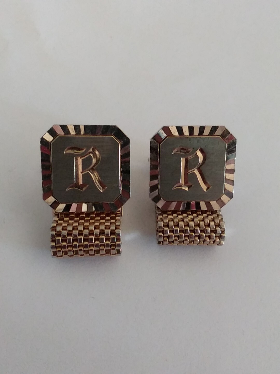 Nice Vintage ‘R’ Monogram Old English Font Initial Le… - Gem