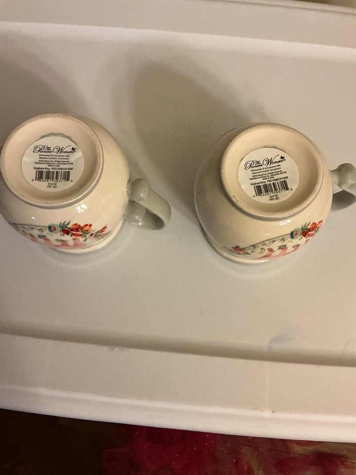 The Pioneer Woman Coffee Cup Mug Set Gingham Pig Mugs NWT 15 oz. Set of ...