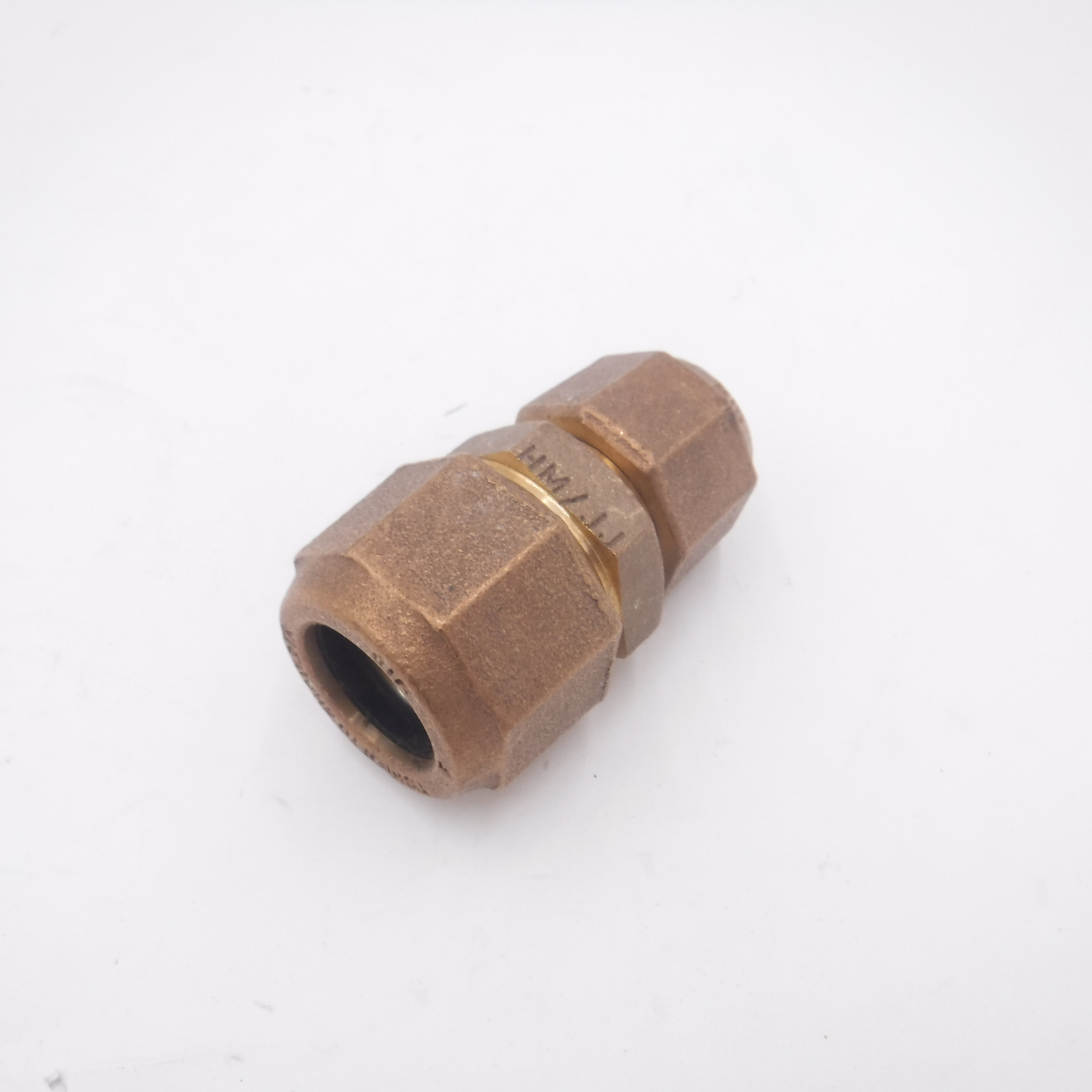Mueller 1" x 3/4" Q CTS Brass Coupling Compression x Compression H ...
