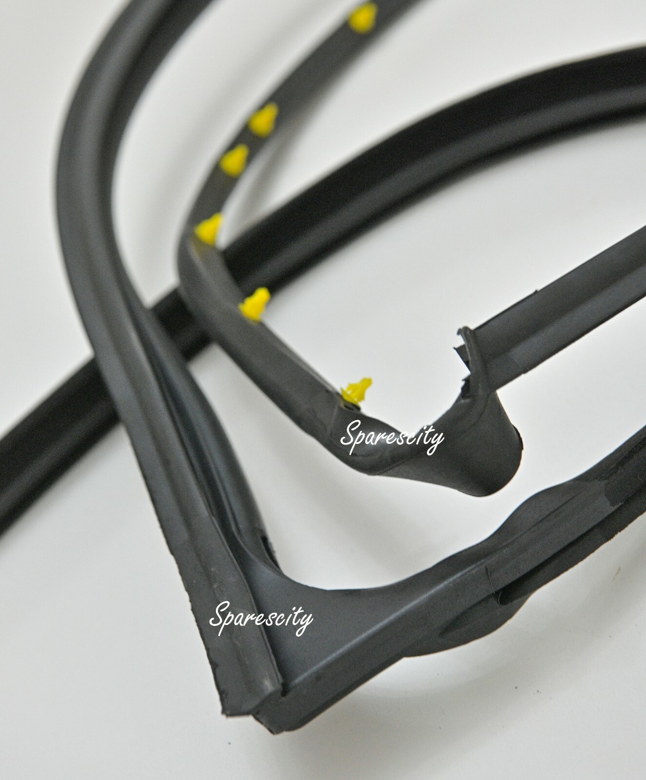 COMMODORE VT VX VY VZ BAILEY CHANNEL FLOCKING RUBBER DOOR 92087066 RHF ...