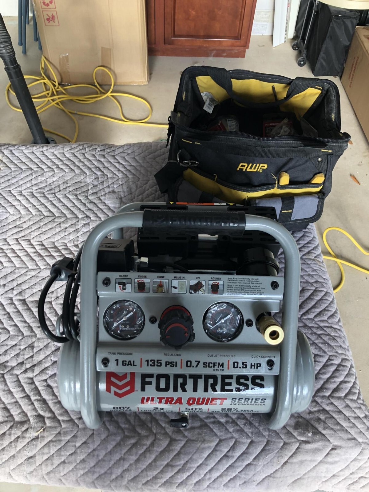 1 Gallon 0.5 HP 135 PSI Ultra Quiet Oil Free Professional Jobsite Air ...