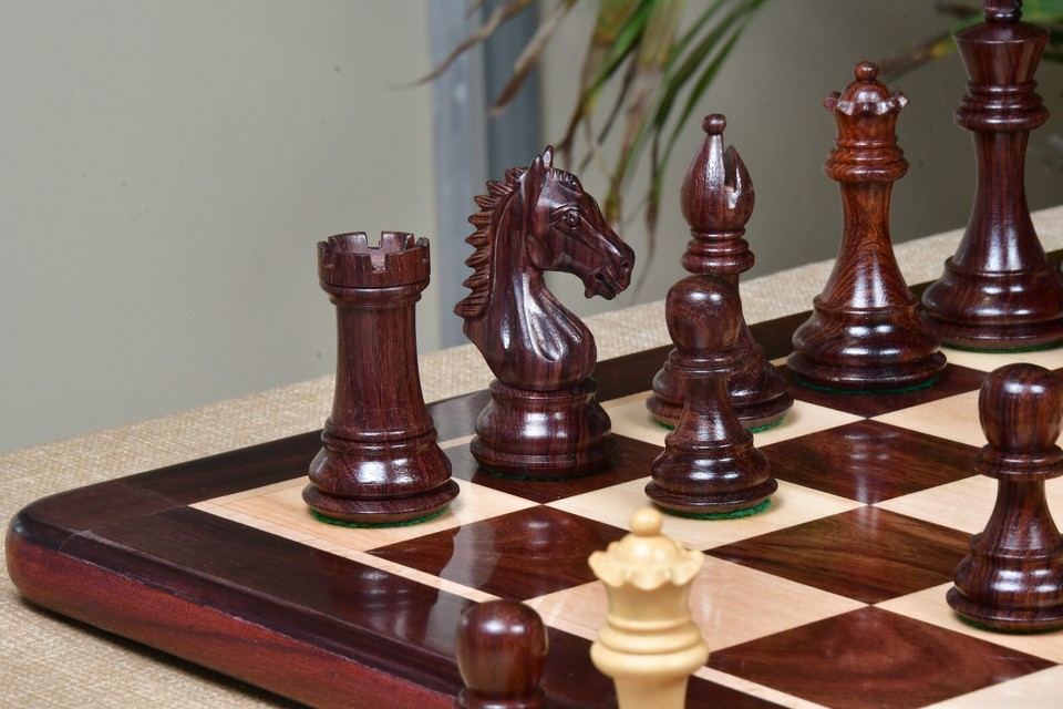 Derby Knight Staunton Weighted Chess Pieces in Rosewood & Boxwood - 4.1 ...