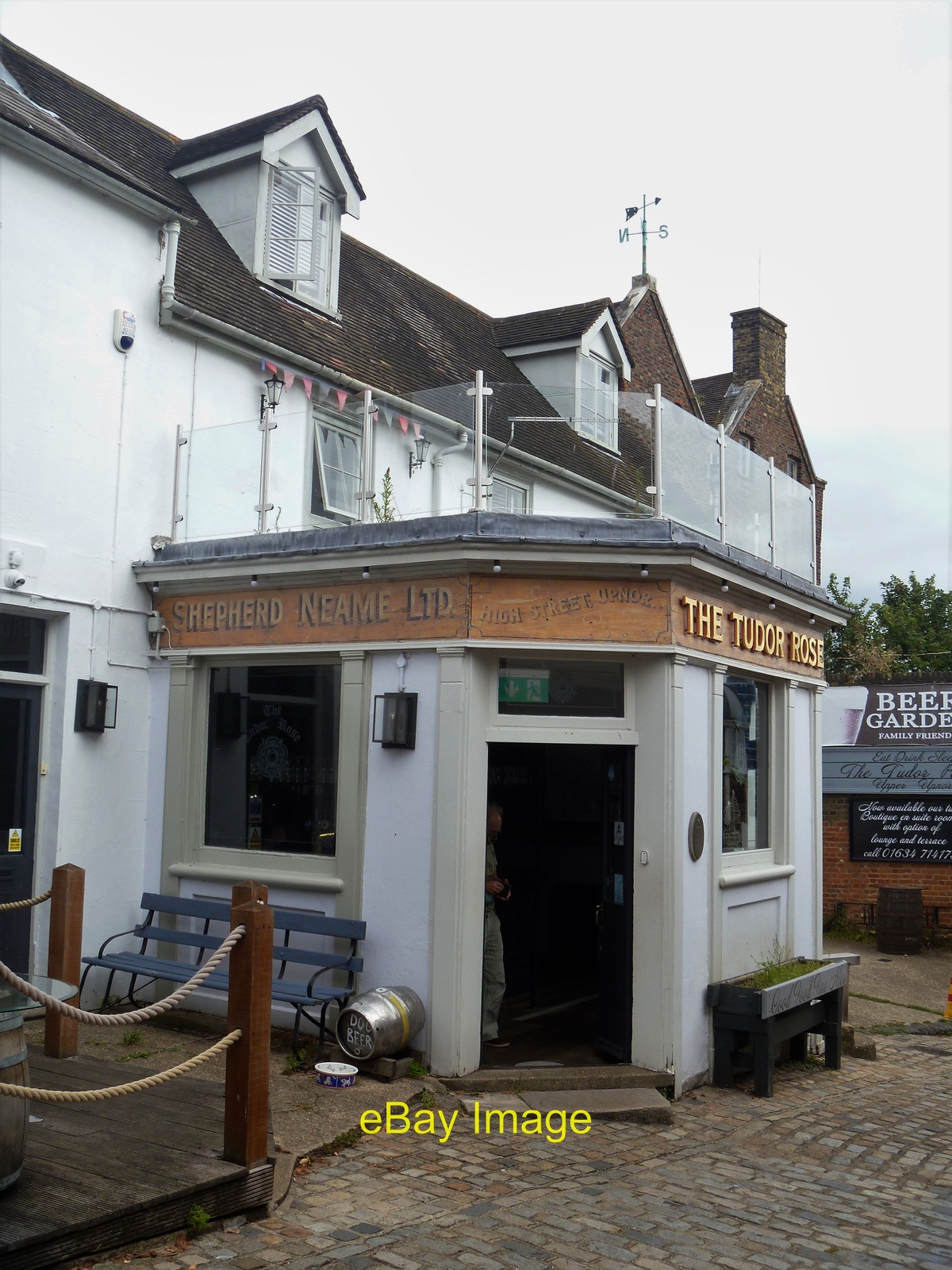 Photo 6x4 Upnor buildings [1] Upper Upnor The Tudor Rose public house ...