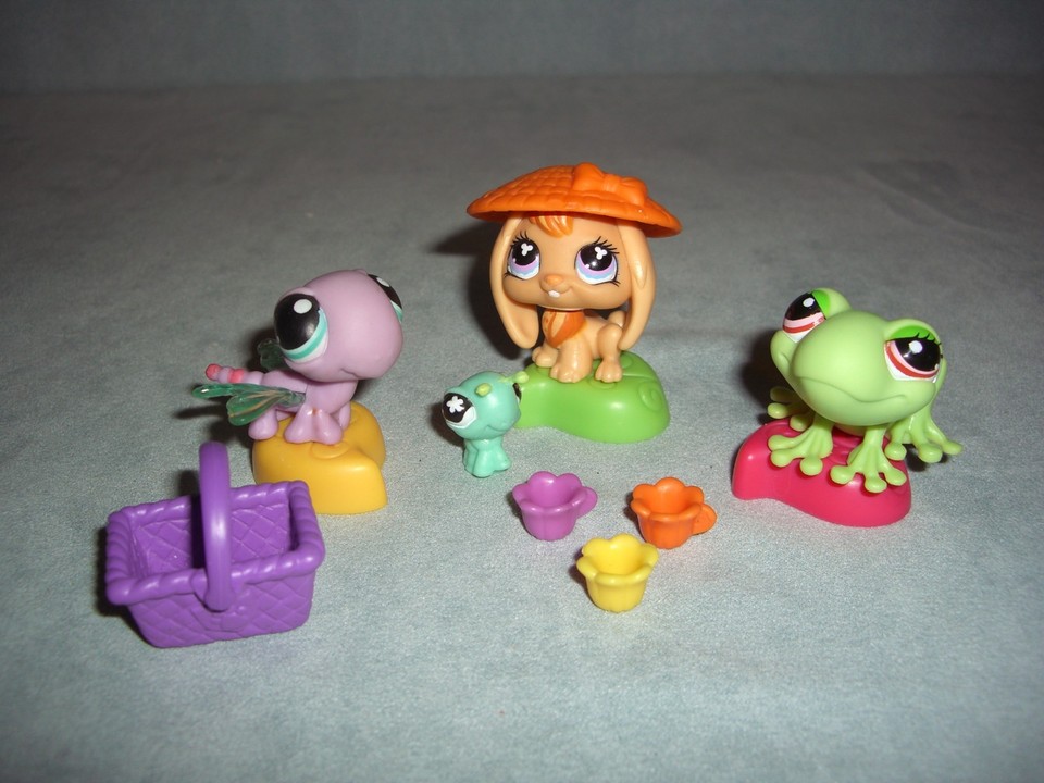 Littlest Pet Shop LPS DRAGONFLY #316 BUNNY #480 FROG #898 w ...