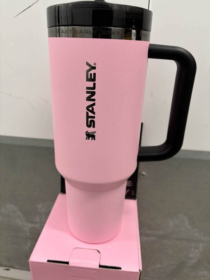 Stanley Messi GOAT 40oz Quencher Pro Tour Flip Straw Limited Edition ...