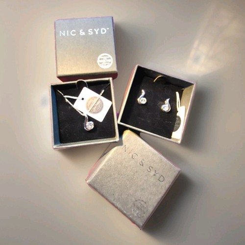 Swarovski Elegant Matching Earrings Necklace Boxed Gift Set Nic and Sid ...