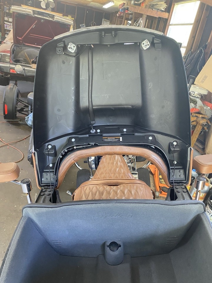 2014-Up Indian Motorcycle OEM Tour Pack Trunk Complete w/ Mount VGC ...