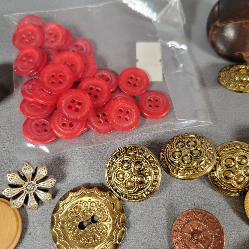 Lot of Vintage & Modern Assorted Buttons - Gold, Metal, Unique Designs ...