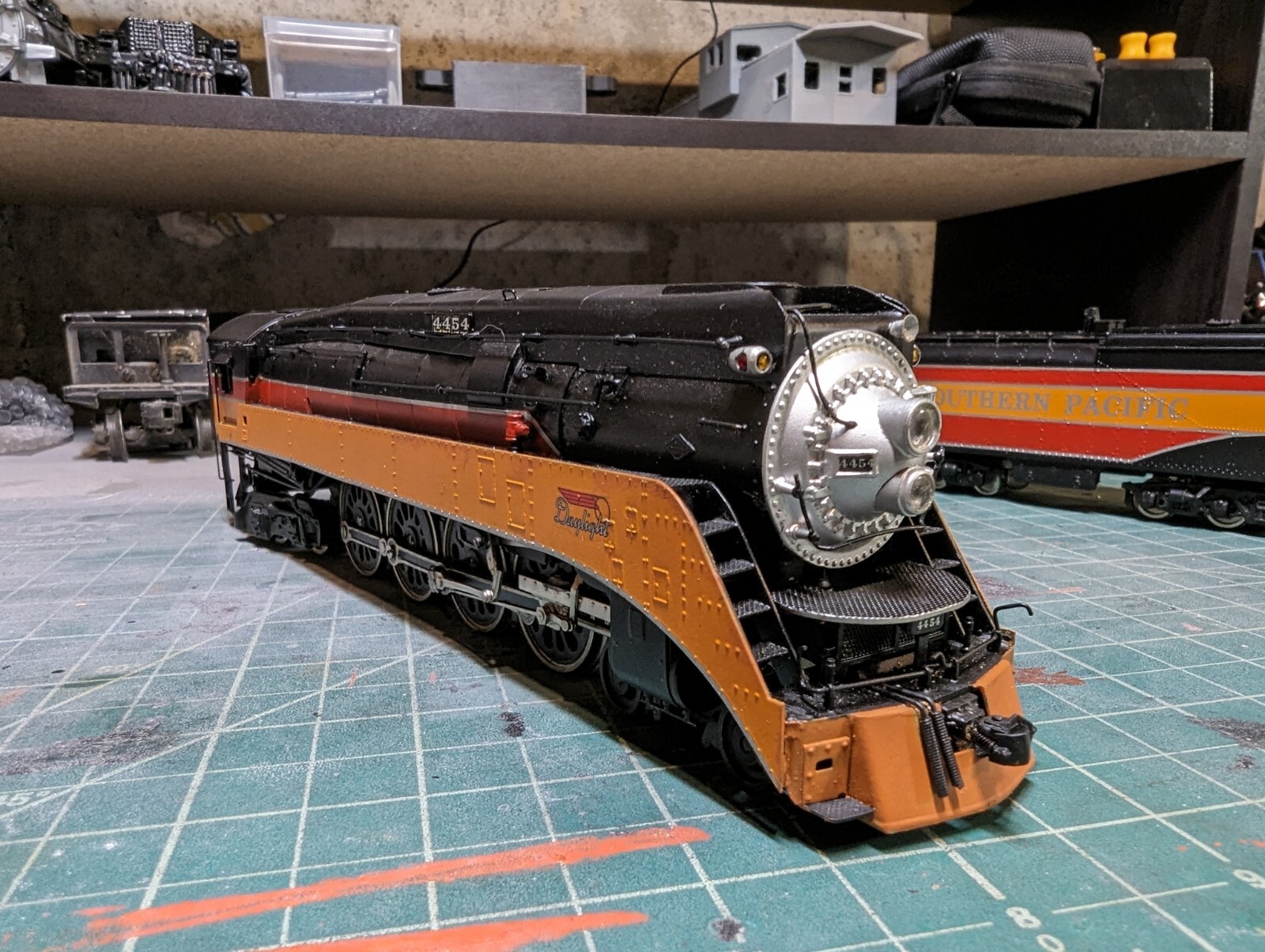 Katsumi HO Scale GS-4 #4454 Daylight with ESU Loksound And 12 Passenger ...