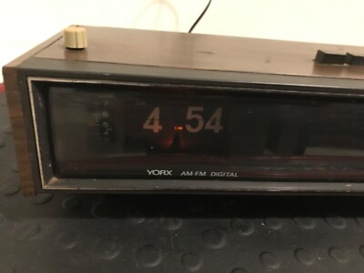 Vintage Yorx AM/FM Clock Radio - Flip Clock Model No. R5000A - Tested ...