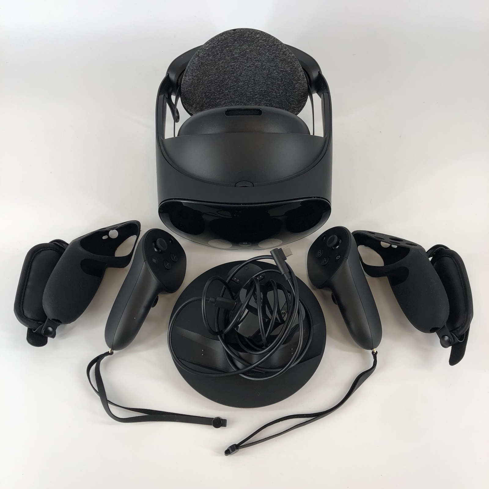 Meta Quest Pro VR Headset 256GB - Very Good Condition w/ Controllers ...