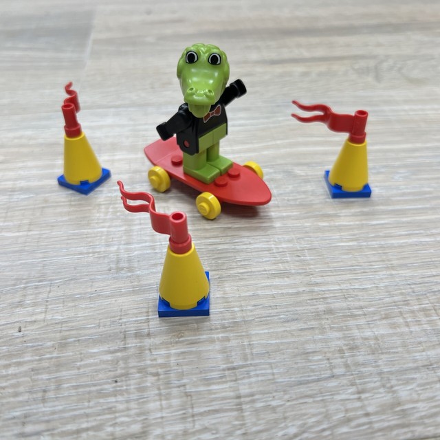 LEGO FABULAND: Clive Crocodile on his Skateboard (3721) for sale online ...