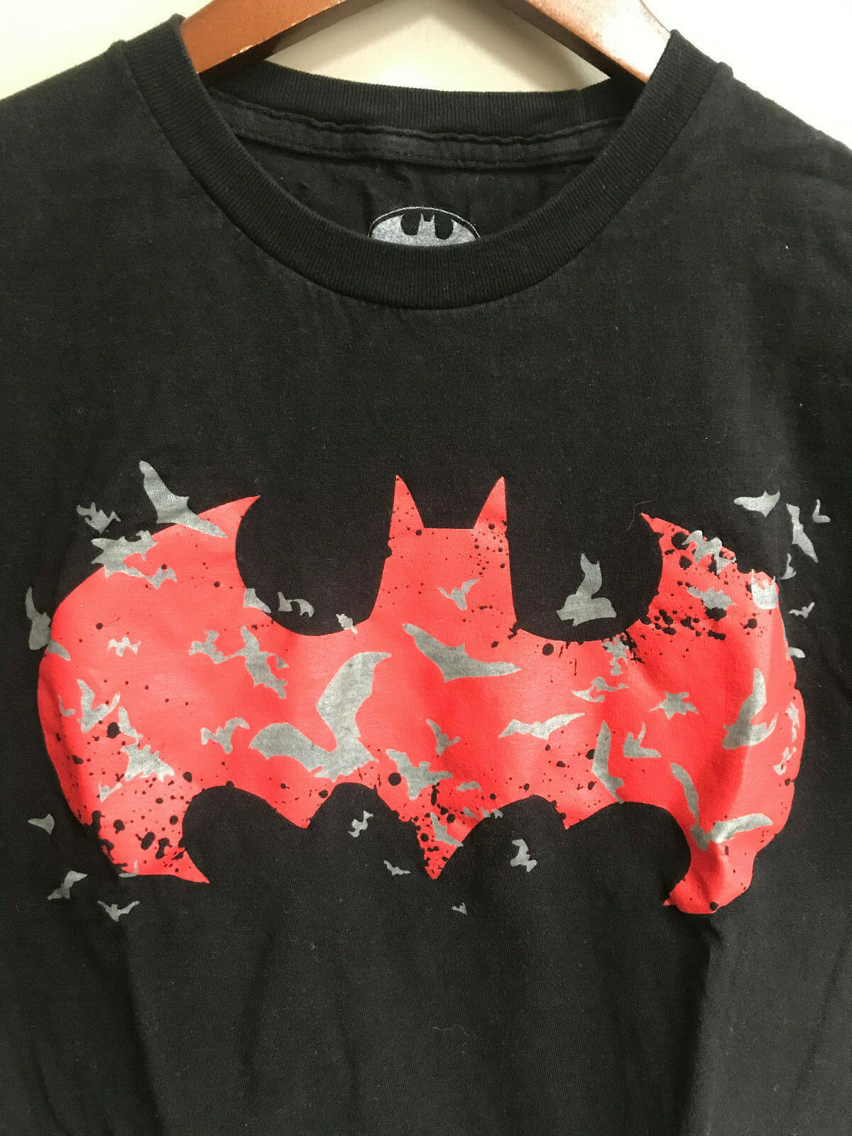 DC Comics Batman Red Bat Logo - Men’s Size Medium Bla… - Gem