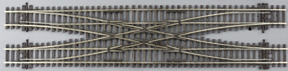 Peco OO short scissor crossover insulfrog DCC only great space saver ...