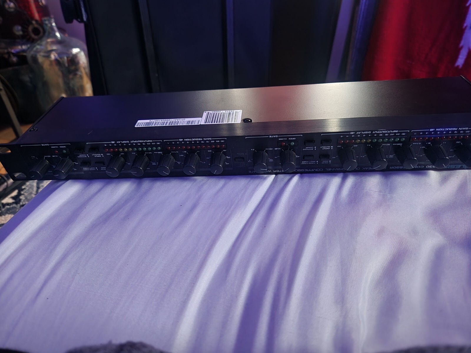 Alesis 3630 Compressor RMS/Peak Dual Channel Compressor Limiter With ...