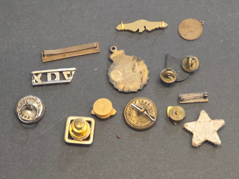 WW1 - WW2 WWII United States Military Lot of pins badges medals ...