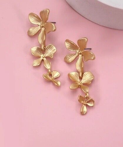 Zara new Gold long drop 3 daisies daisy flowers statement Stud Dangle earrings | eBay