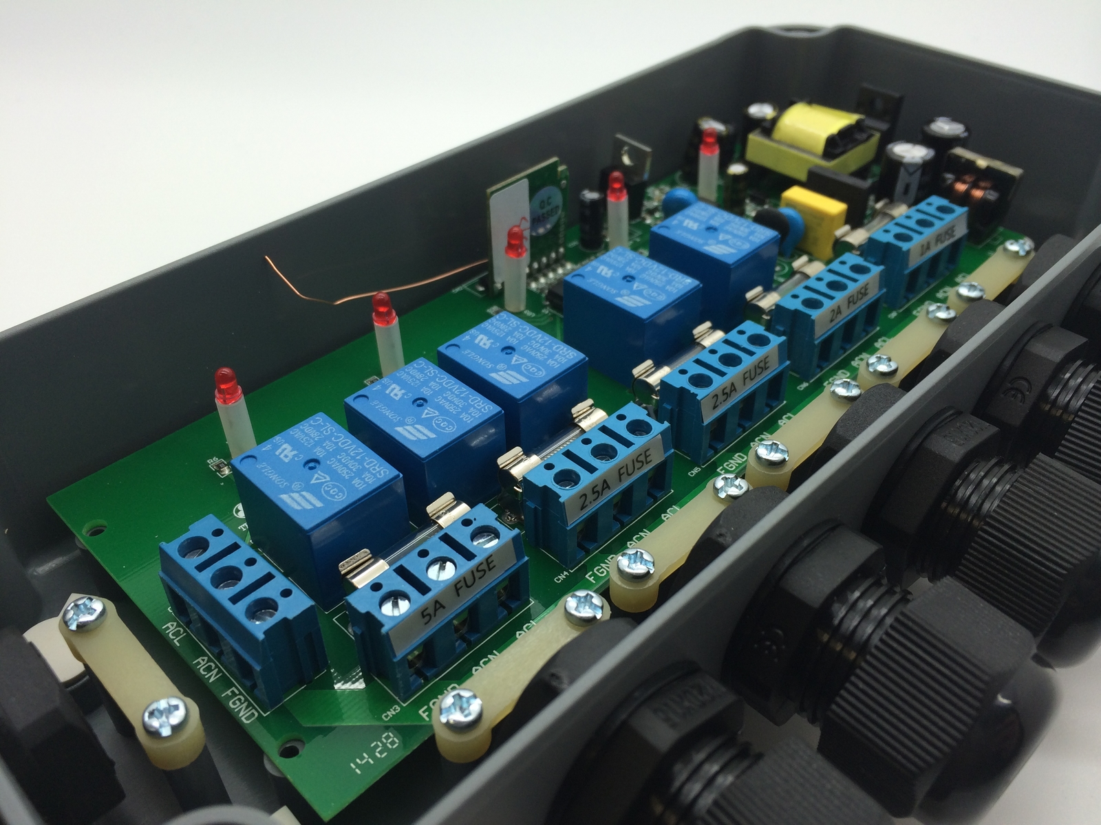 Knightsbridge IP665G Outdoor Remote Wireless Lighting or Pumps Switch ...