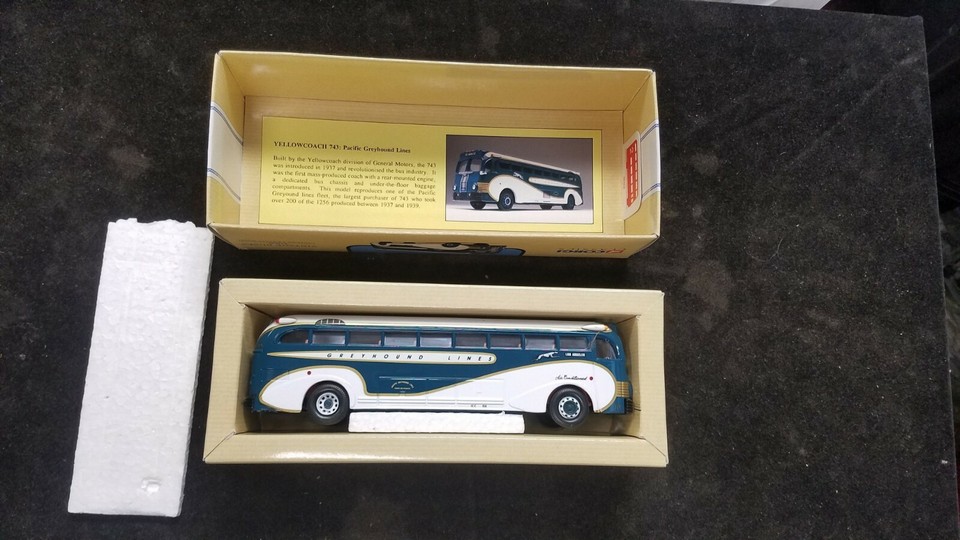 Corgi Classics Yellow Coach 743 Greyhound Lines #98469 Limited Edition ...
