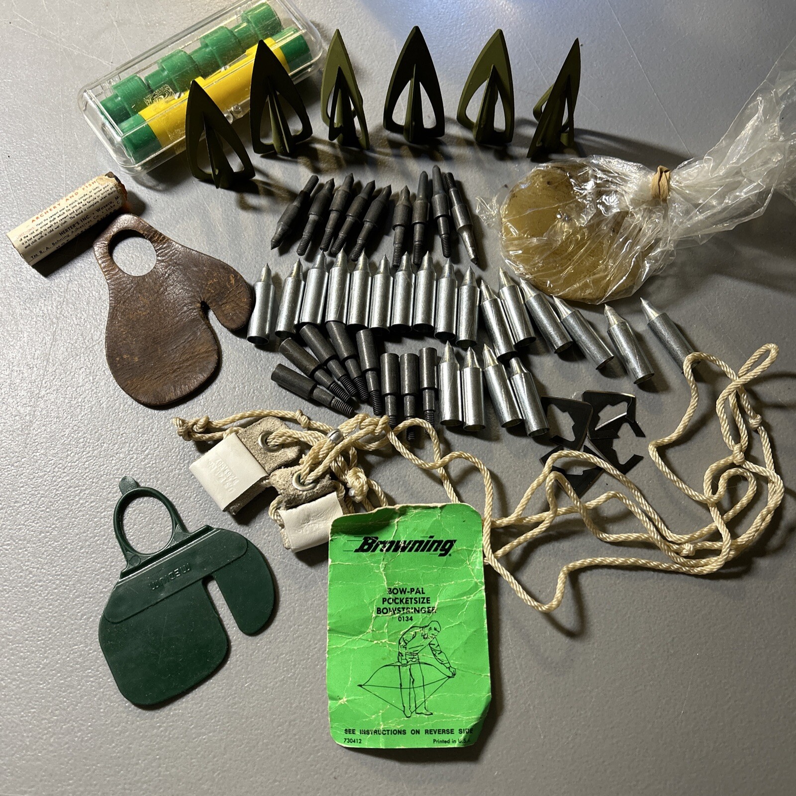 Lot Of Bow & Arrow / Crossbow Razor Edged Arrow Tips. Browning 30W ...