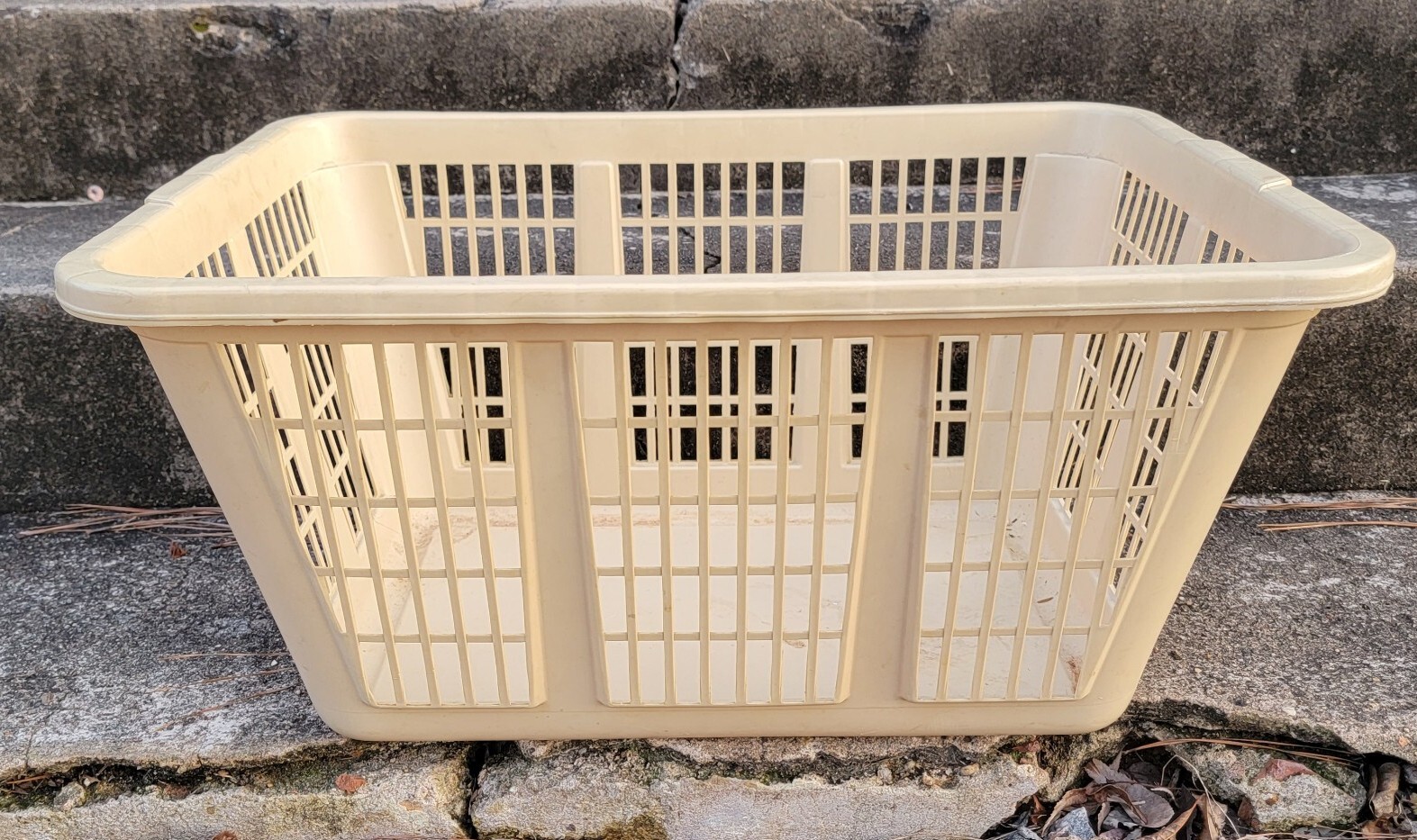 Vintage Rubbermaid Laundry Basket Tan JB4-2965 Cottagecore MCM | eBay