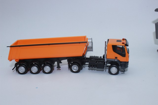 Herpa Iveco Trakker kommunalorange No. 315111 1/87 /HN2024 for sale ...
