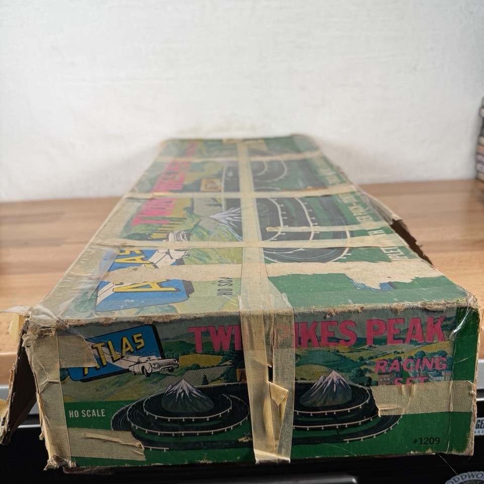 VTG HO Race Set ATLAS #1209 Twin Pikes Peak Racing Set with 3 Slot Cars ...