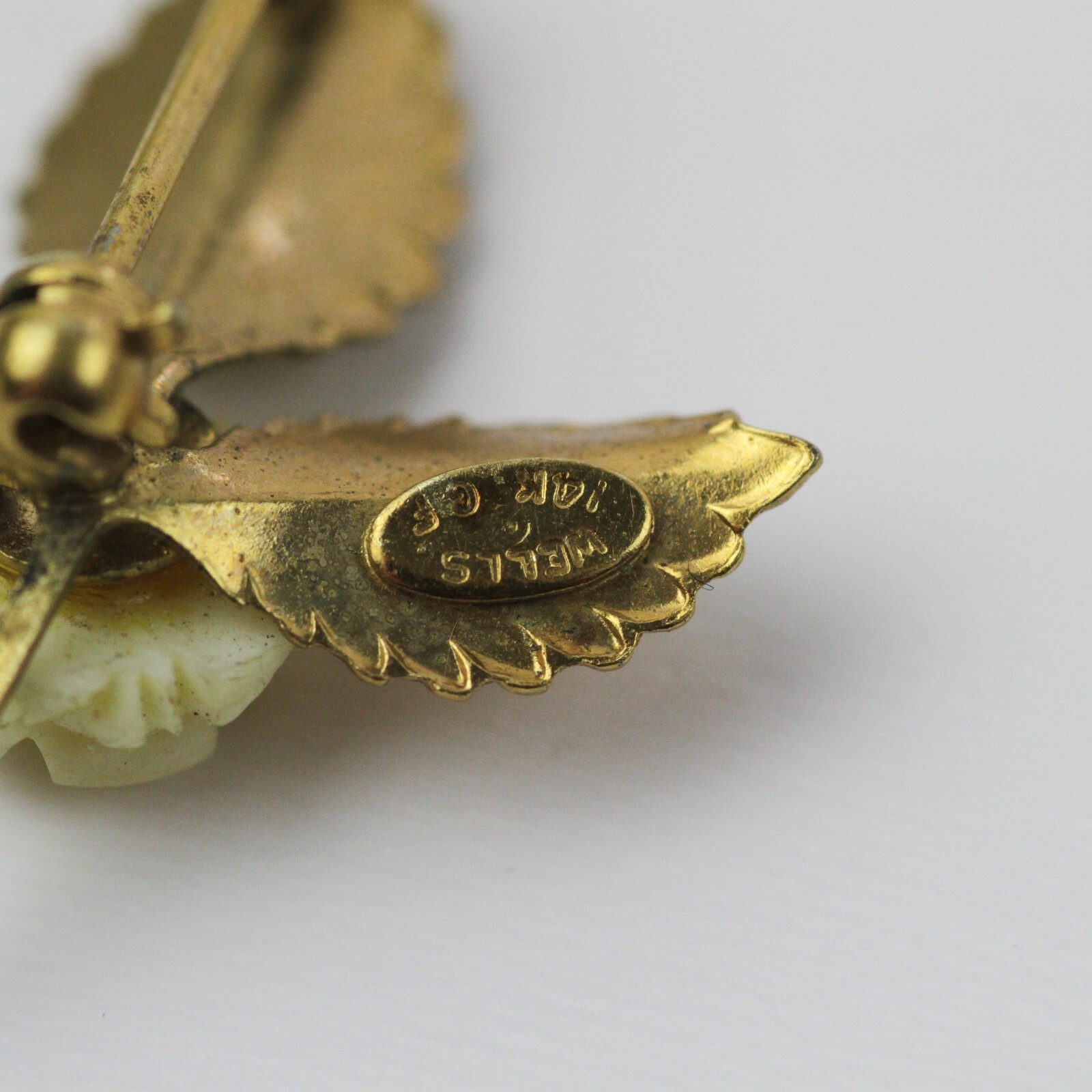 BEAUTIFUL VINTAGE WELLS 14K GOLD FILLED CRAFTED WHITE ROSE & LEAF ...