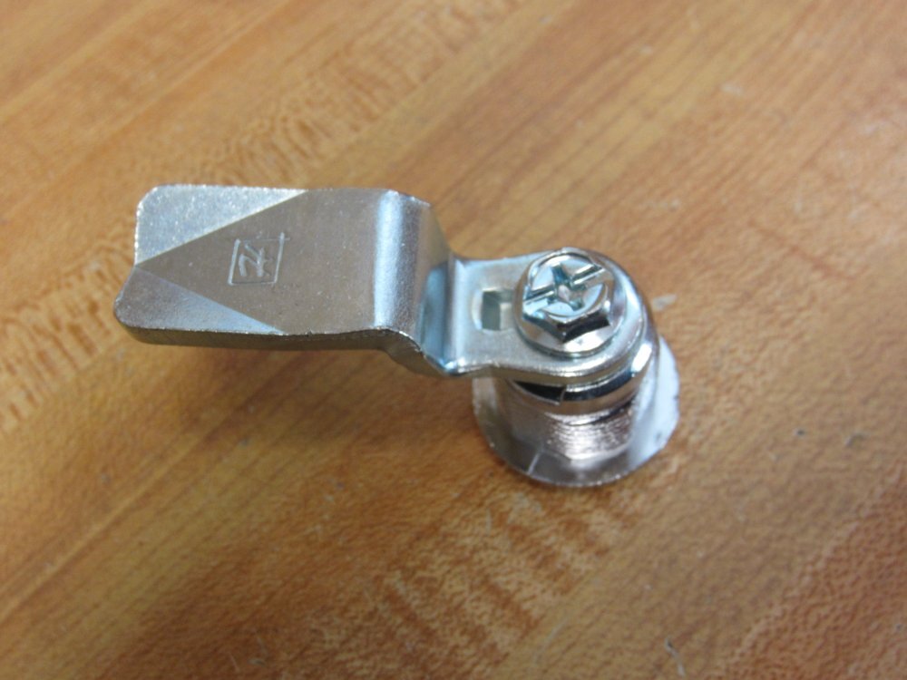 Hoffman 7mm Triangle Insert Latch Kit for Type 4 and 12 Enclosure with ...