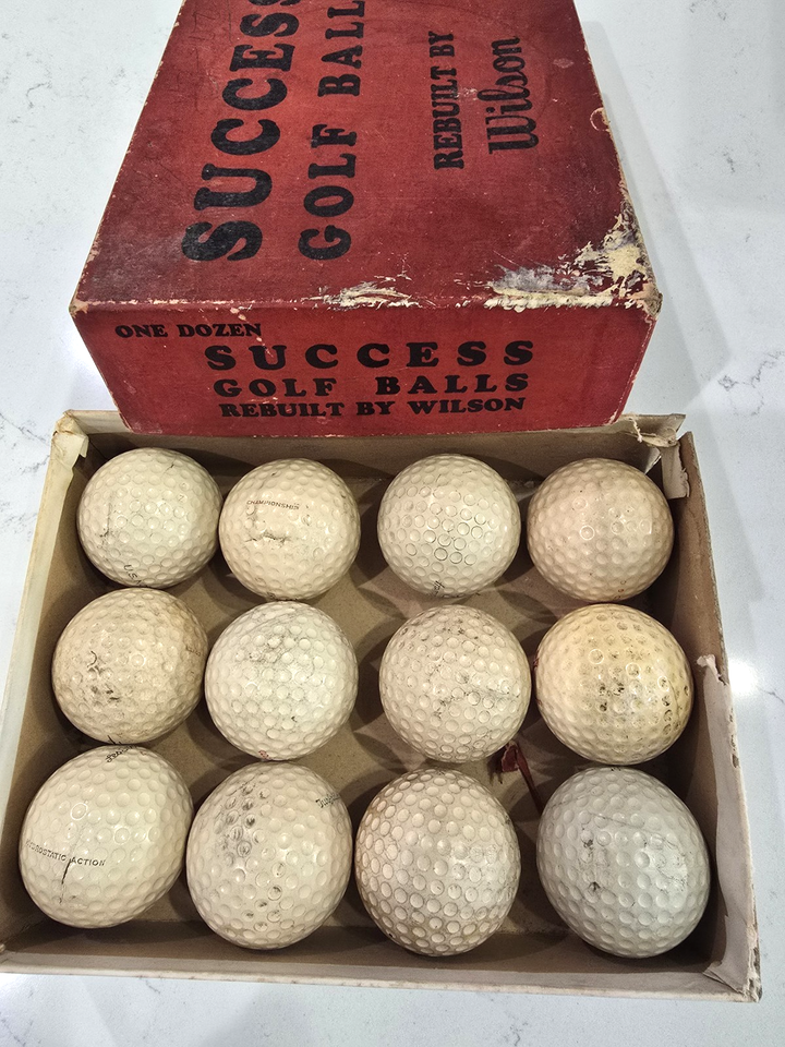 VINTAGE WILSON SUCCESS DOZEN GOLF BALL BOX WITH 12 DIFFERENT VINTAGE ...