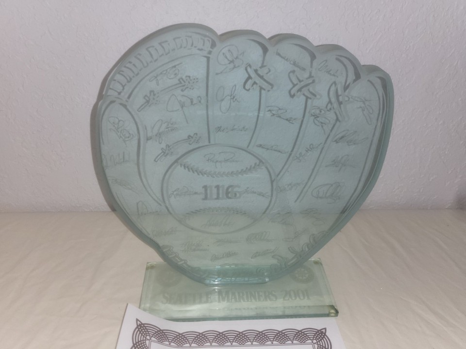 LEE ELIA 1991 MARINERS 116 WINS IN A SEASON PLAYERS TEAM SIGNATURE ...