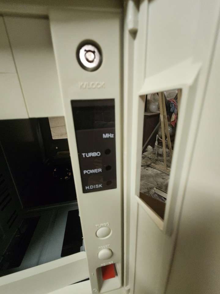 Vintage Retro PC Case Beige Computer Case AT Retro Tower White Wheels ...