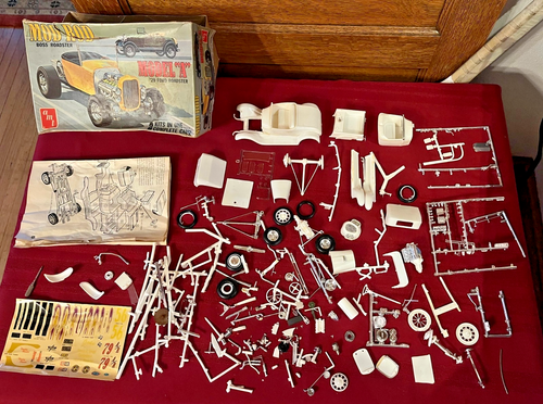 AMT "MOD ROD" Model A '29 Ford Roadster 1:25 2 in 1 Model Kit #T254-225 ...