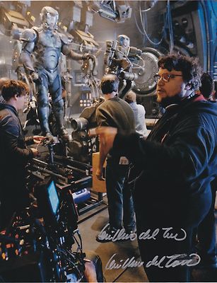 GUILLERMO DEL TORO SIGNED AWESOME 8X10 PHOTO B INCREDIBLE | eBay