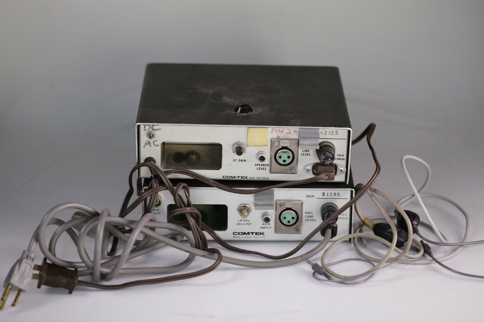 Comtek earwig transmitter system with 2 base stations BSA-72 + 5 ...