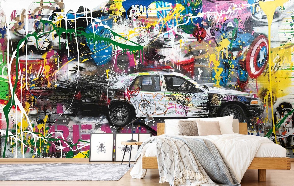 Car Murals Ein Auto, Das Vor Einer Mit Graffiti Beschmierten Mauer