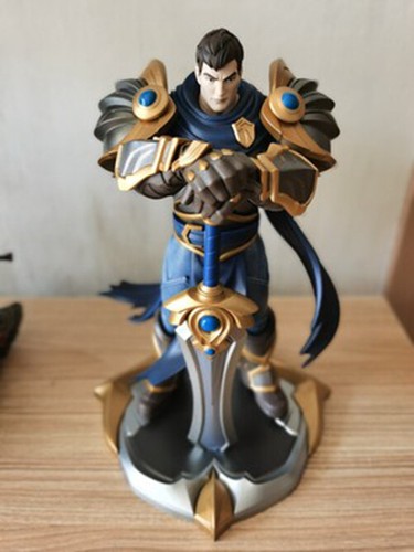 11" NIB LEAGUE OF LEGENDS LOL Official GAREN Collectors Figure | eBay ...