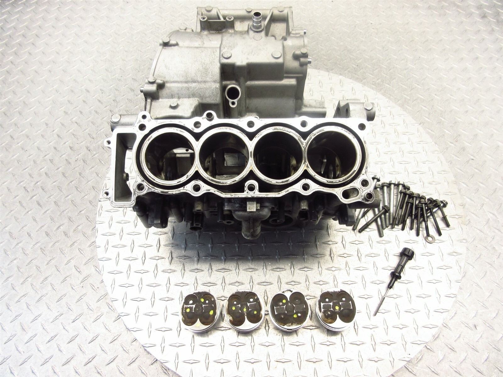 2000 Yamaha YZF R6 Lower Engine Bottom Crankcase Crank Cases Motor ...