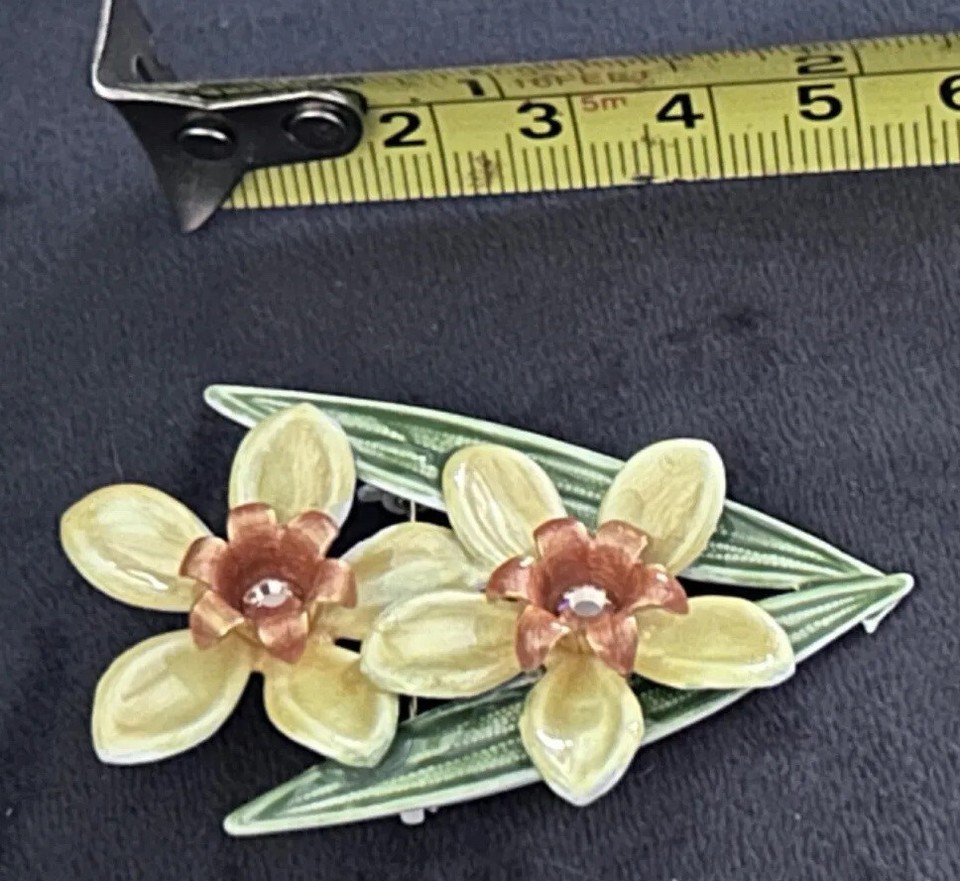 Vintage Estate Signed KC Enamel Brooch Pin Flowers Bouquet Daisies ...