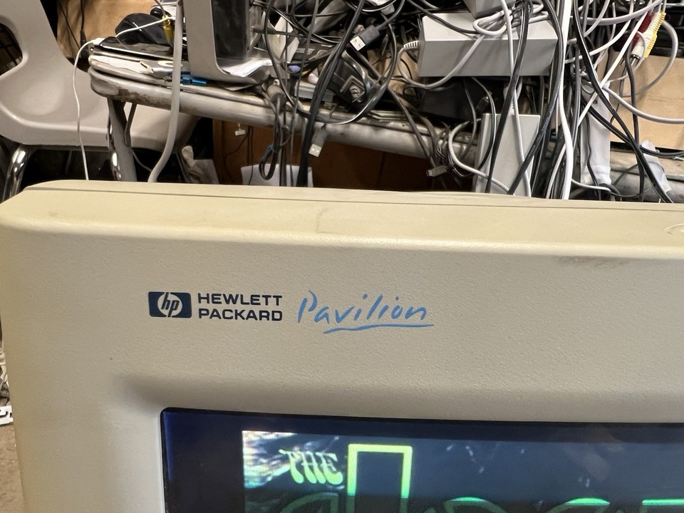 HP D5259A Pavilion M70 17-inch CRT PC Computer Monitor 2000 Cream White ...