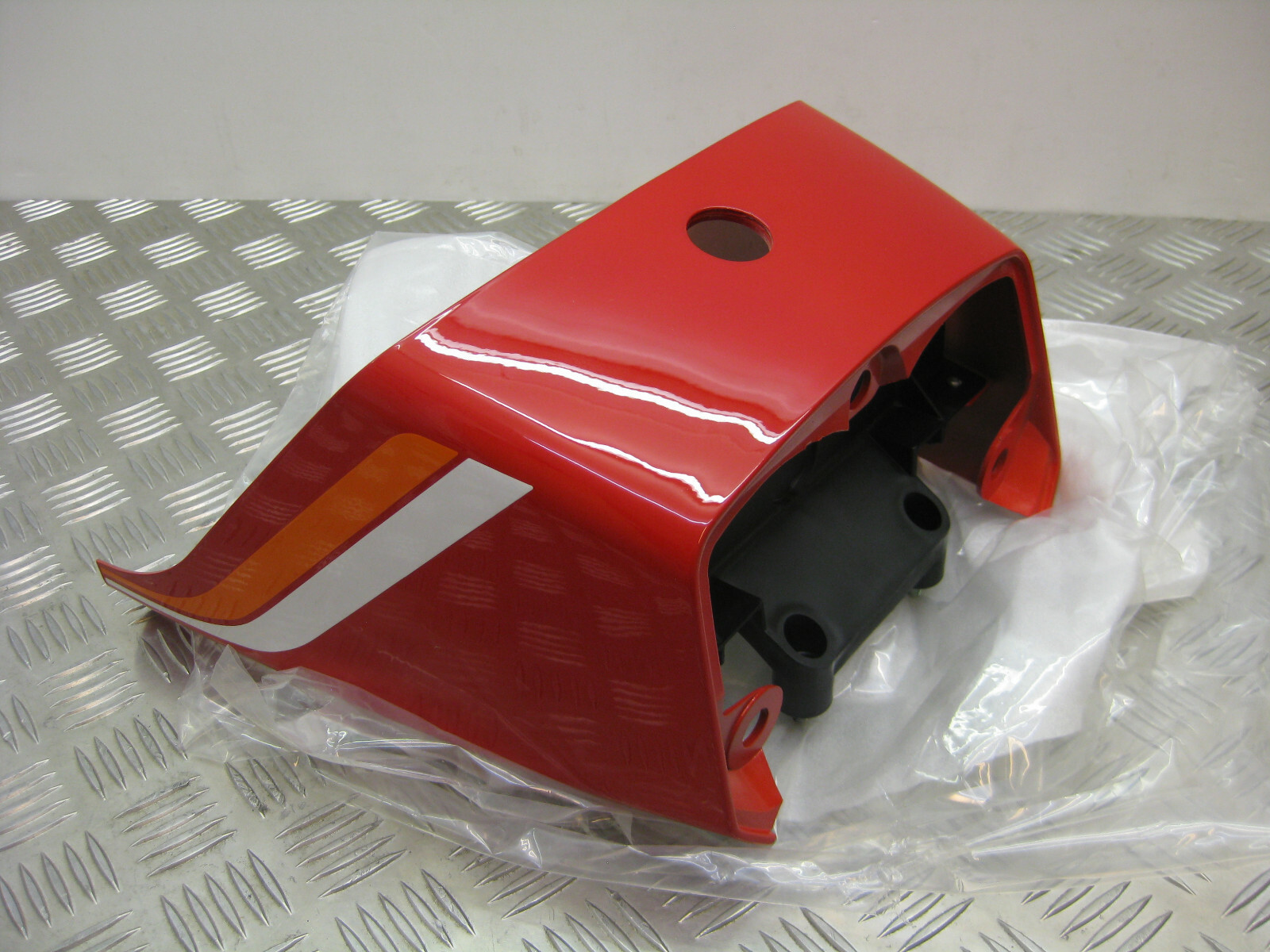 SUZUKI GSX750E / GS750E 1982, NEW ORIGINAL SEAT TAIL COVER, 45500-49260 ...